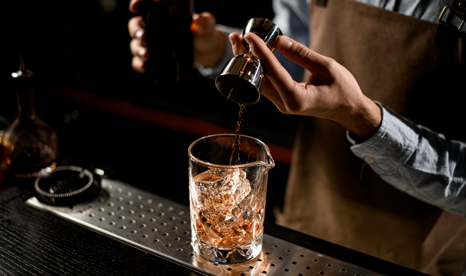 Tips de coctelería: qué es el jigger y cómo usarlo – Gin Elemental